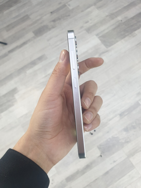 Samsung S 24 8/128 GB Natural Seriy ideal
