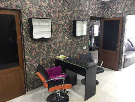 Salon, ofis, go'zallik saloni, sartaroshxona, ofis uchun joy. Nejiloy