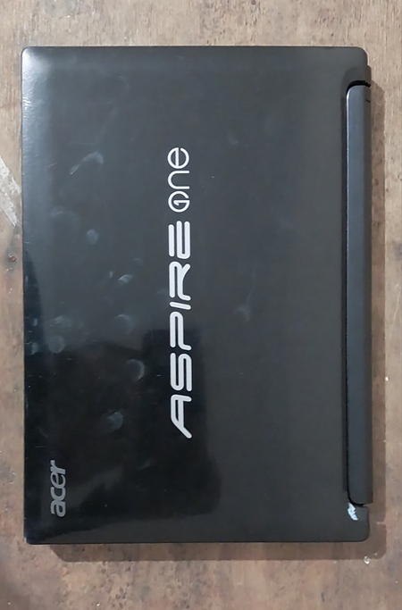 Netbook sotiladi