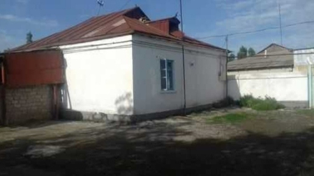 Dala hovli sotiladi