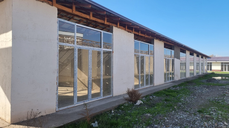 Yangi bozor joy satiladi.
5x6 magazinlar