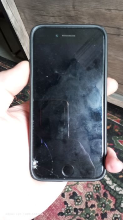 Продам iPhone 7 (рабочий)