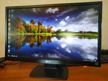 Тонкие LG 24 дюйма FullHD в количестве в отличном состоянии (VGA, DVI)