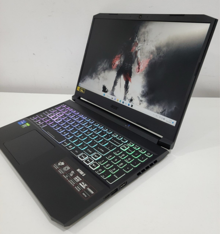 Yangidek Acer Nitro 5 Gaming Core i7 11800H. RTX 3050 4GB.