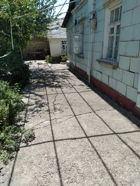 Срочна прадаётся пол дома в Аранче