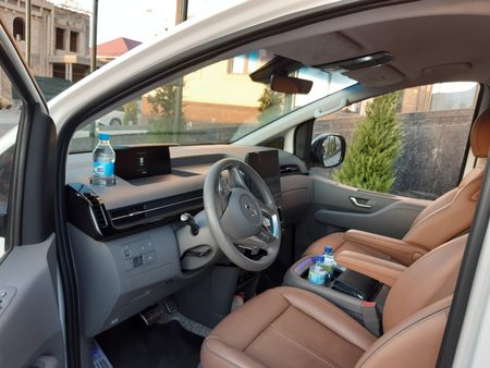 Услуга транспорта Hyundai Staria
