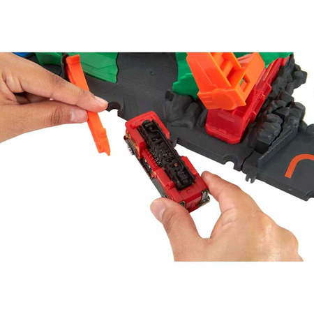 Хот Вилс Атака огненого дракона Hot Wheels Dragon Drive Firefight