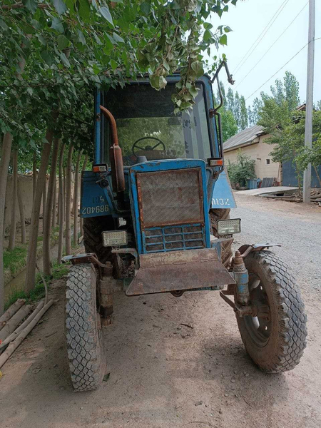 Traktor Belarus 80 + Prisep