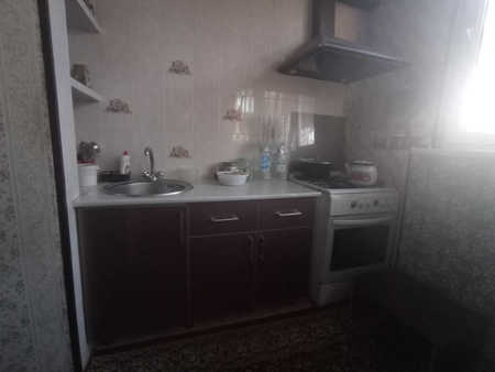 Продается 3-х комнатная квартира на Юнусабаде 4/4 ул Чинобод (J872)
