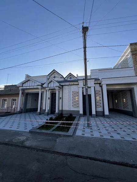 Срочно продается шикарный дом 2 сотки в Мирзо-Улугбекском районе.