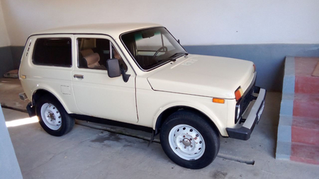 Niva 4x4 sotiladi