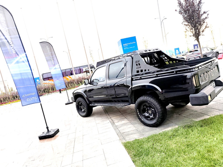 Toyota Hilux 2004. 4x4 Blokirovkasiyam bor