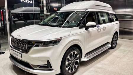 Kia Carnival Hi-Limousine 9 kreslo