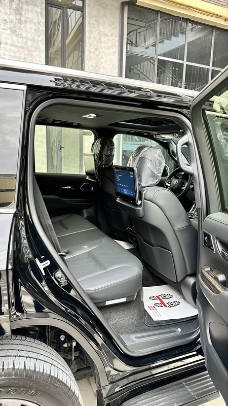 Toyota Land Cruiser 300 3.5 turbo