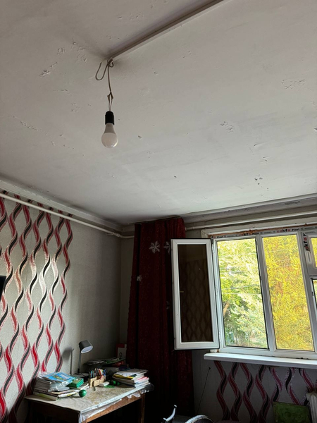 Продам 3 комнатную. Янгихаетском районе. На первом этаже. Сп-9.