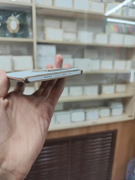Infinix Zero 30 8/256 ideal