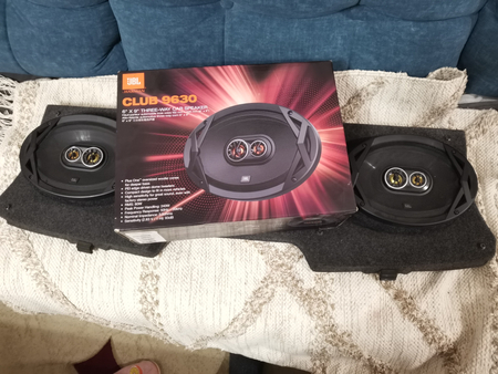 колонки JBL Club 9630 с полкой Matiz
