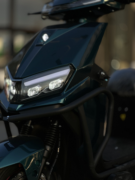 Yangi model skuter 120 km yuradi!