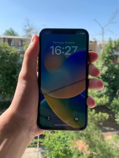 iPhone X 64tali 80 minli aybi bor qiziqqanla tel qlila