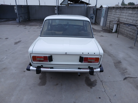 Moshina vaz 2106