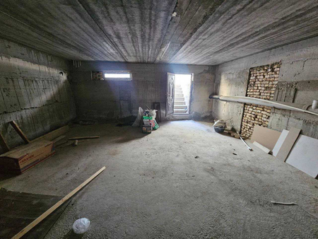 1 xonali 60m² 1-qavat sotiladi