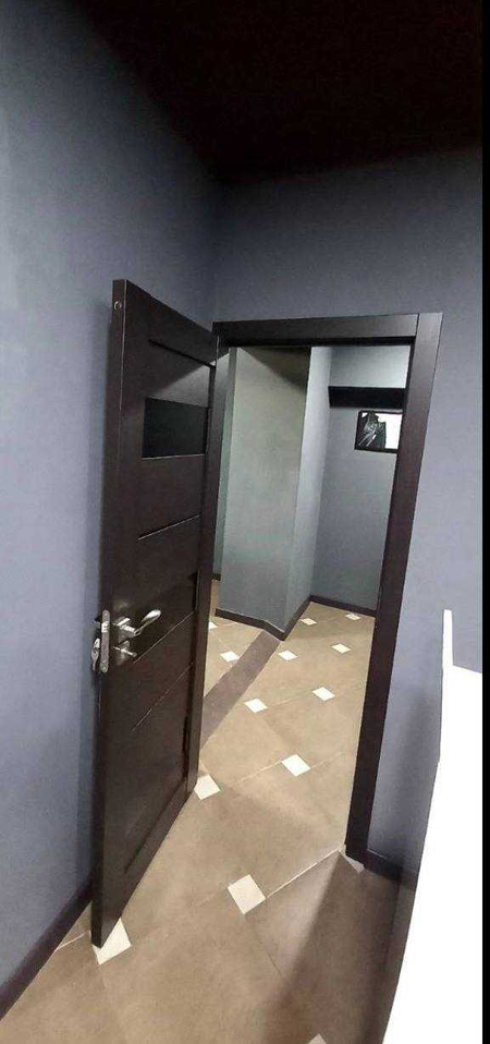 Сдается офис на Ц-5 Лакоста .