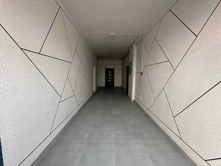 2 xonali 76m2 6-qavatda kvartira sotiladi