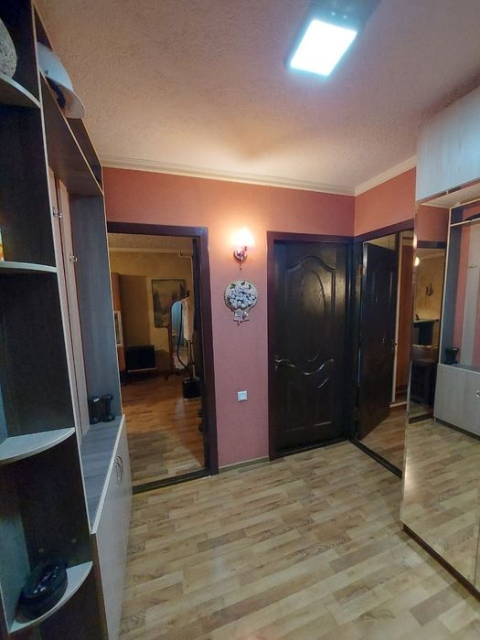 Продается 3 комнатная квартира на Кадышева