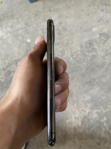 Iphone X xolati yaxshi