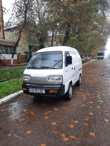 Damas Van 2010 sotiladi naxt