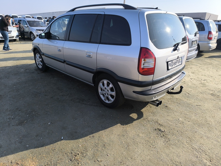 opel zafira 7 места
