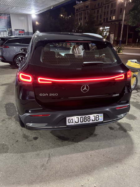 Mercedes Benz EQA 260
