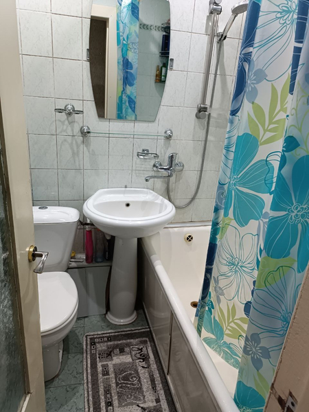 2/4/5 Феруза Экобазар (военка). Кирпич. 58м². Не торец. 2 балкона 2×6;