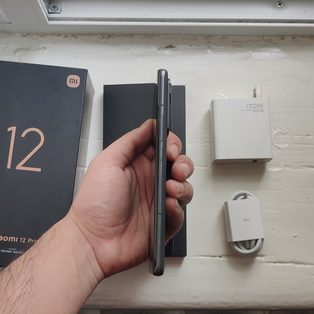 Xiaomi 12 pro flagman, snap 8 gen 1,  8/256gb