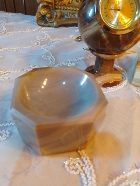 Лампа часы и пепельница из натурального камня Оникс