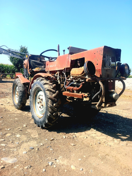Mini 4X4 traktori sotiladi