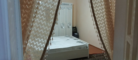 Hovli Uy Sotiladi
