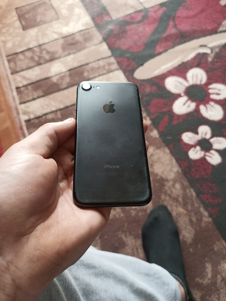 IPHONE 7 128 gb qora