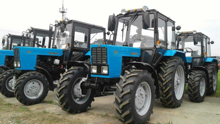 Traktor Belarus 80X arendaga  beriladi