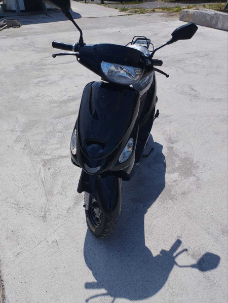 Продам скутер Lifan 80 кубов