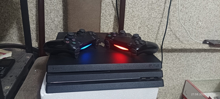 Продаётся игровой консоль PlayStation 4pro 4k фул комплект 56игры боль