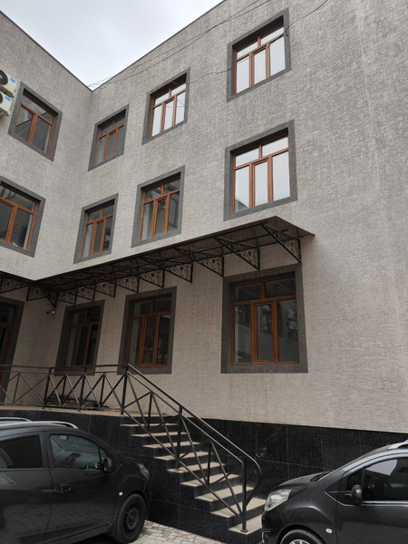 Срочно аренда 3х этажного здания на Юнусабаде.