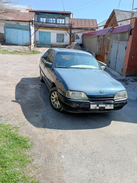 Opel omega sotiladi
