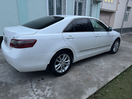 Toyota Camry sotiladi srochno