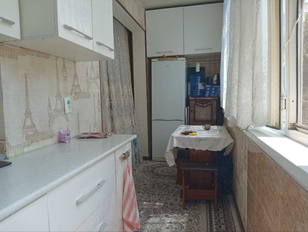 Срочно продается 3х комнатная 3 этаж Юнусабад 11кв ( м999)