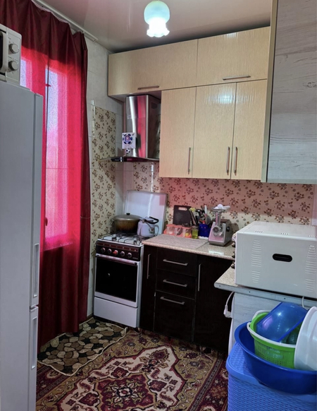 Продам 2/2/4/ ком квартиру куйлюк массив 1