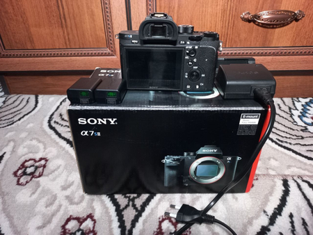 Sony Alfa II s.  Holati yangi