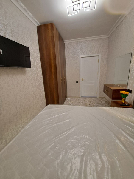 Чиланзар Метро 3 комнат передел 4 комнат/1 этаж/Чиланзар 16 квартил