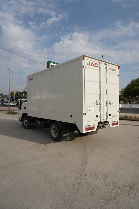 JAC мини-грузoвиклари 3,5 тонналиси  China Motorsда