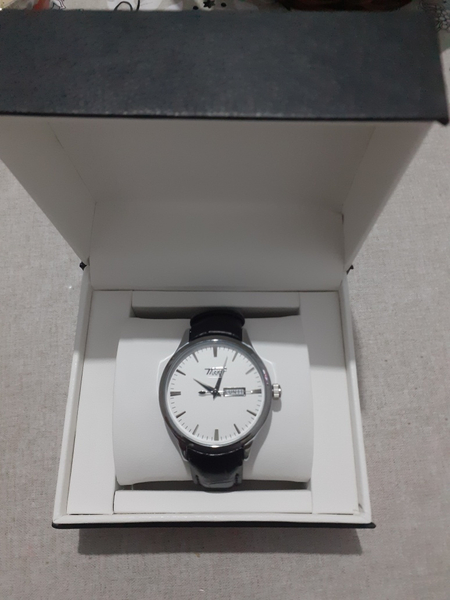 Qo'l soat Tissot yangi!!!